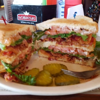 CENTER LOUNGE & RESTAURANT - Updated November 2025 - 26 Photos & 18 ...