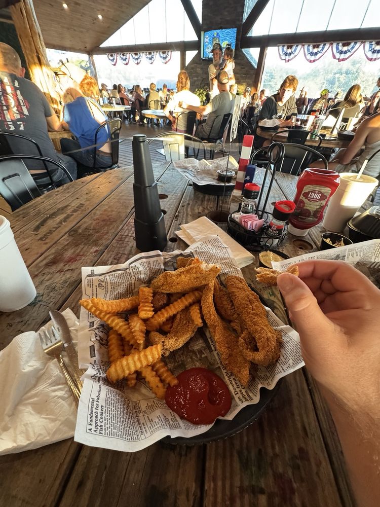TWISTED ANCHOR GRILL AND PATIO - Updated May 2026 - 14554 Arrowhead ...