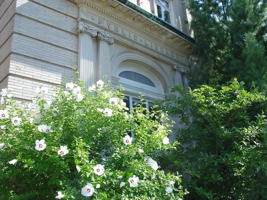 MELROSE PUBLIC LIBRARY - Updated August 2025 - 10 Photos - 69 W Emerson ...