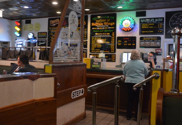 UNTOUCHABLES BURGERS BAKERS & PIZZA MAKERS - Updated November 2025 - 20 ...