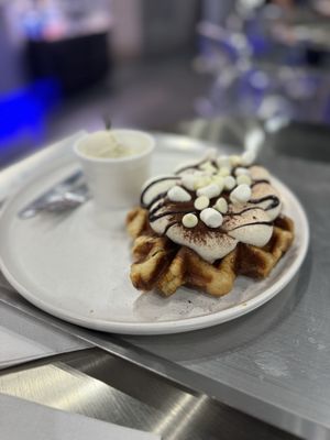 CAFE UPPER - Updated August 2025 - 802 Photos & 378 Reviews - 300 S ...