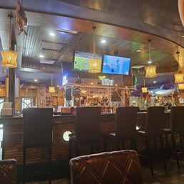 RED HOOK CAJUN SEAFOOD & BAR - Updated July 2025 - 55 Photos & 41 ...