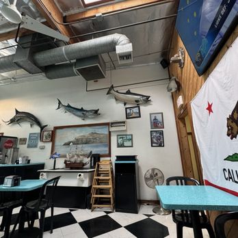 HOOK, LINE & SINKER - Updated December 2025 - 332 Photos & 393 Reviews ...