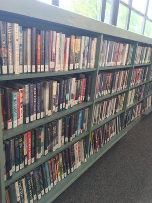 CHICAGO PUBLIC LIBRARY - MERLO - Updated December 2025 - 21 Photos & 95 ...