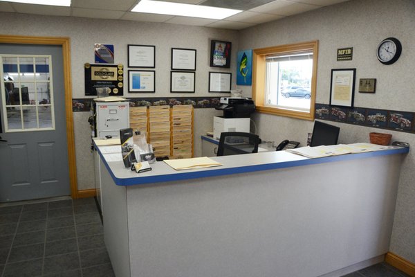 HIGHLAND BODY SHOP - Updated December 2025 - 19 Photos - 8529 1st St ...