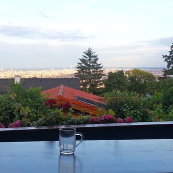 HEURIGER LEITNER - Updated April 2024 - 18 Photos - Sprengersteig 68 ...