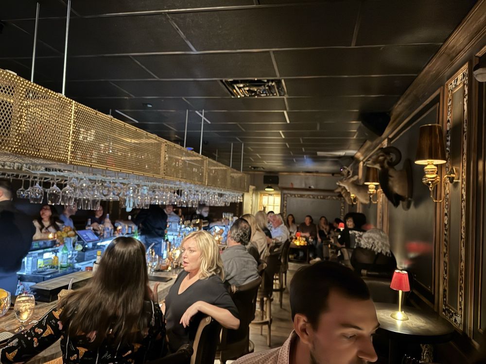 GOLDWING - Updated August 2025 - 38 Photos & 17 Reviews - 910 N Arthur ...