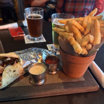 LIBERTY SOHO - Updated October 2025 - 40 Photos & 26 Reviews - 139 E ...