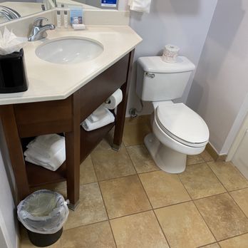 HAMPTON INN & SUITES ROCHESTER/VICTOR - Updated August 2025 - 95 Photos ...