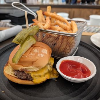 THE GUILD CAFE - Updated December 2025 - 32 Photos & 15 Reviews - 500 W ...