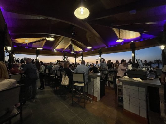 HI-FI ROOFTOP BAR - 121 Photos & 71 Reviews - 453 Edgewater Dr, Dunedin ...