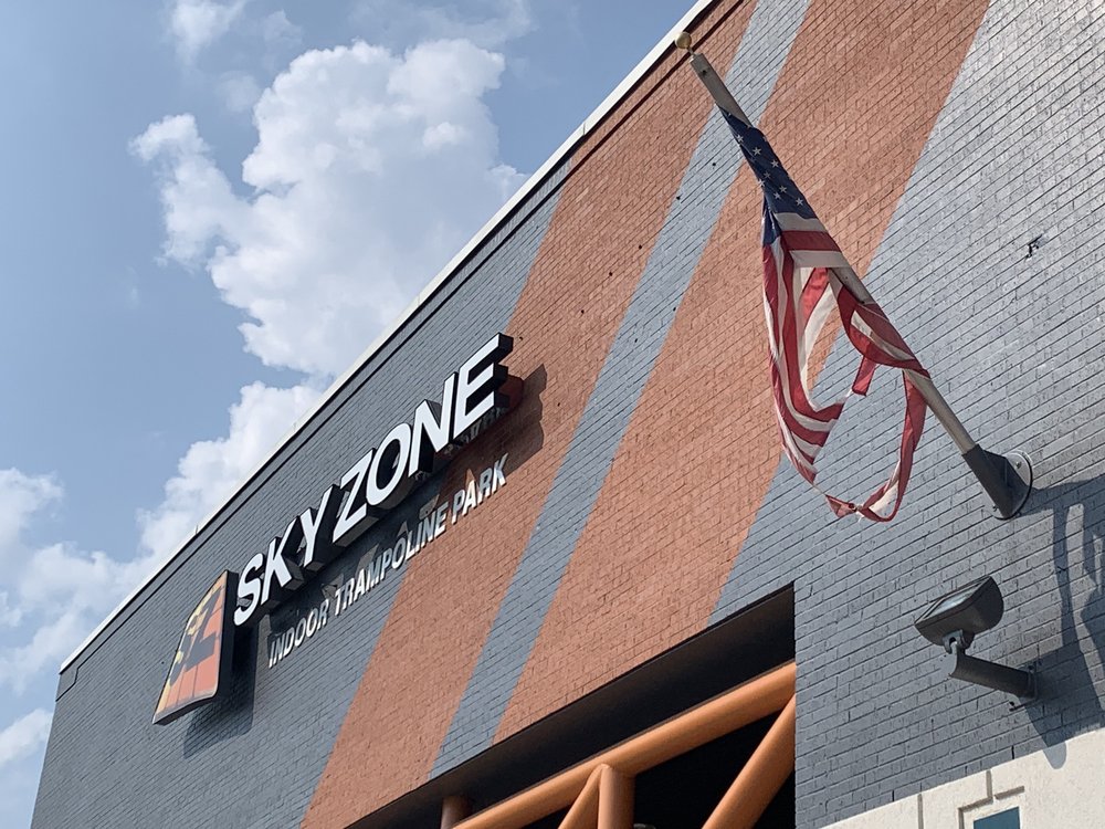 SKY ZONE TRAMPOLINE PARK - 102 Photos & 100 Reviews - 1425 Market Blvd ...