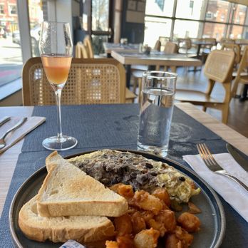 SONOMA BISTRO - Updated August 2024 - 573 Photos & 412 Reviews - 59 ...