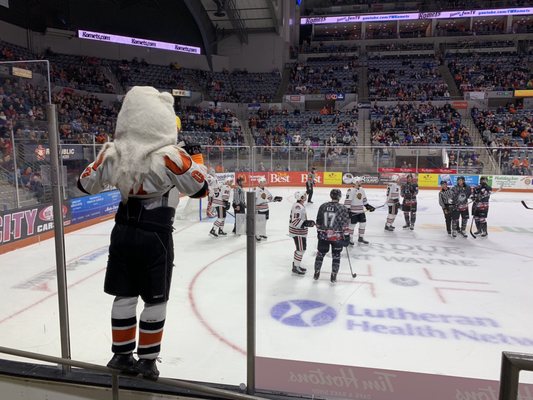 ALLEN COUNTY WAR MEMORIAL COLISEUM - 34 Photos & 23 Reviews - Venues ...