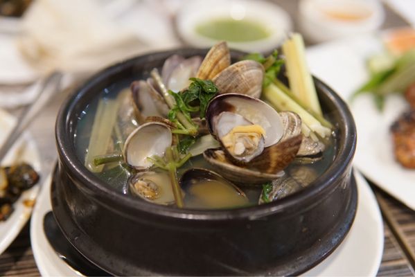 DONG QUE RESTAURANT - Updated October 2025 - 2406 Photos & 490 Reviews ...