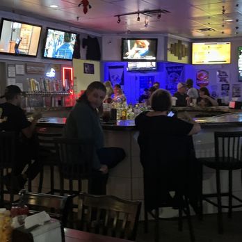 STARZ AMERICAN BAR AND GRILL - Updated October 2025 - 63 Photos & 61 ...