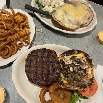 COURT SQUARE DINER - Updated October 2024 - 460 Photos & 543 Reviews ...