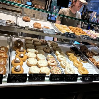 FIRECAKES DONUTS - Updated July 2024 - 2960 Photos & 1902 Reviews - 68 ...