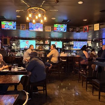 SHIPMATES RESTAURANT & SPORTS BAR - Updated January 2025 - 443 Photos ...