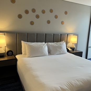 DOUBLETREE BY HILTON MONTREAL - Updated December 2025 - 346 Photos ...