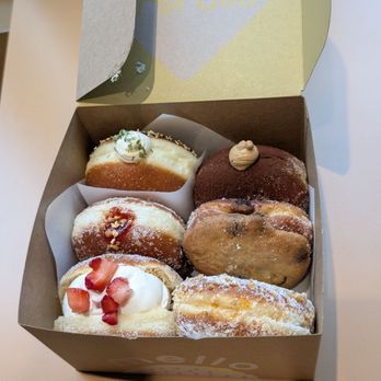 MELLO - Updated January 2026 - 924 Photos & 307 Reviews - 223 E Pender ...