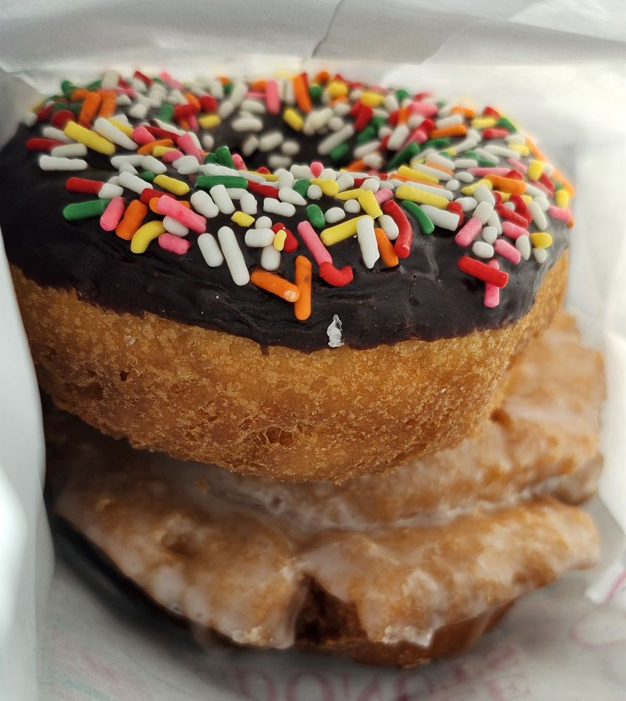 GRAND DONUTS - Updated August 2025 - 49 Photos & 17 Reviews - 202 ...