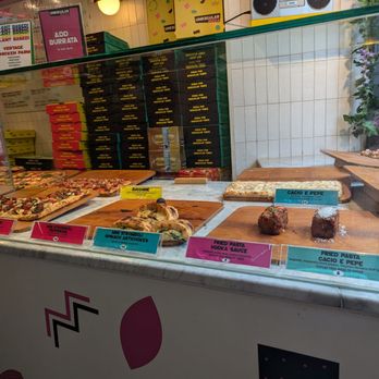 UNREGULAR PIZZA - Updated July 2024 - 568 Photos & 280 Reviews - 135 ...