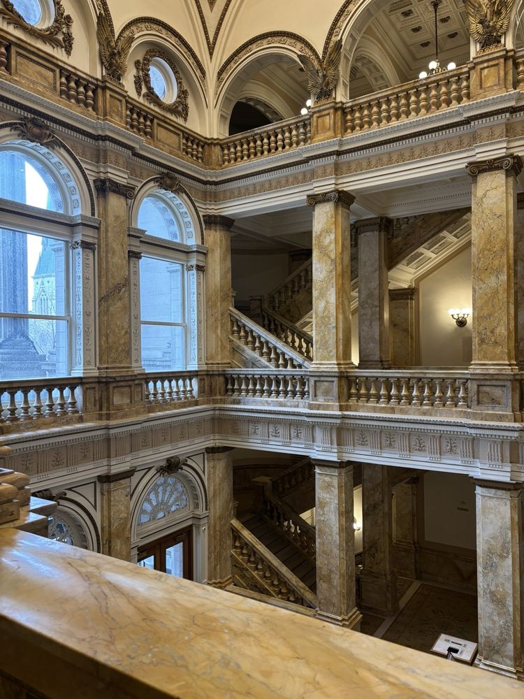 MILWAUKEE PUBLIC LIBRARY - Updated October 2025 - 140 Photos & 33 ...