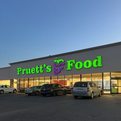 PRUETTS FOOD - Updated January 2026 - 11 Photos - 1601 N Broadway Ave ...