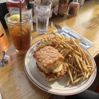 FAT’S FRIED CHICKEN & WAFFLES - Updated July 2024 - 1010 Photos & 836 ...