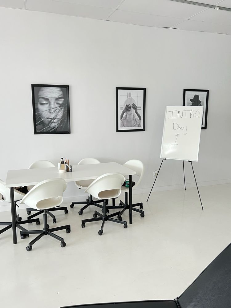 VELVET ARTISTRY - Updated December 2025 - 20 Photos - 3415 S. Cooper St ...