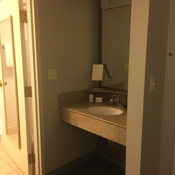 COURTYARD ROANOKE AIRPORT - Updated July 2025 - 71 Photos & 42 Reviews ...