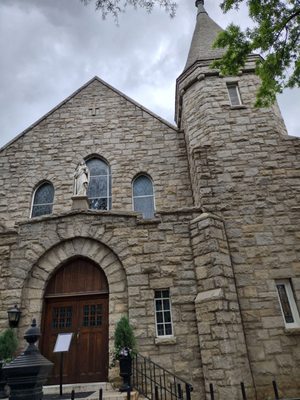 SACRED HEART CATHOLIC CHURCH - Updated January 2026 - 15 Photos - 219 W ...