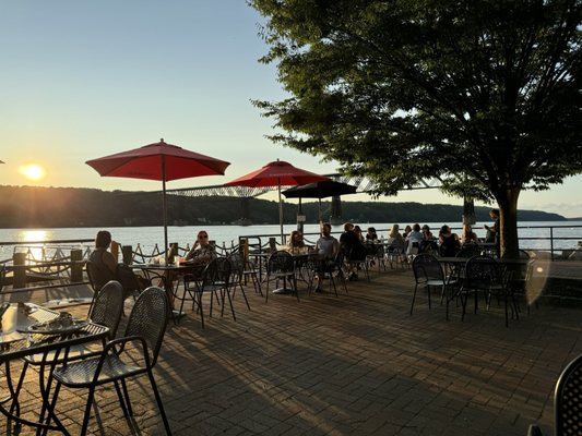 THE GOVERNESS BAR & RESTAURANT - Updated August 2025 - 32 Photos & 22 ...