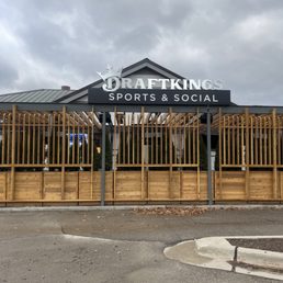 DRAFTKINGS SPORTS & SOCIAL TROY - Updated July 2025 - 90 Photos & 83 ...