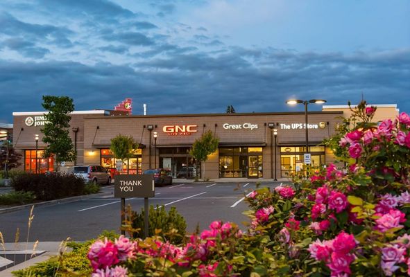 GRAND RIDGE PLAZA - Updated July 2025 - 17 Photos - 1451 Highlands Dr ...