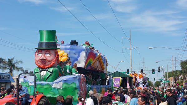 LOUISIANA IRISH-ITALIAN PARADE - Updated December 2025 - 47 Photos ...