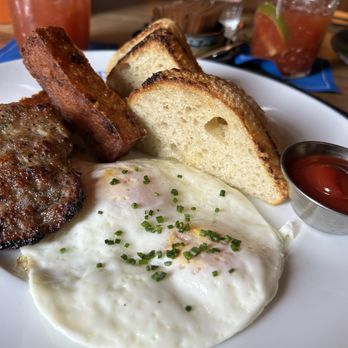 BLUEBIRD - Updated July 2024 - 83 Photos & 52 Reviews - 218 Lynx Street ...