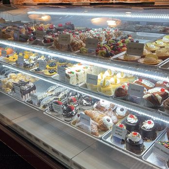 ISGRO PASTRIES - Updated December 2025 - 718 Photos & 619 Reviews ...