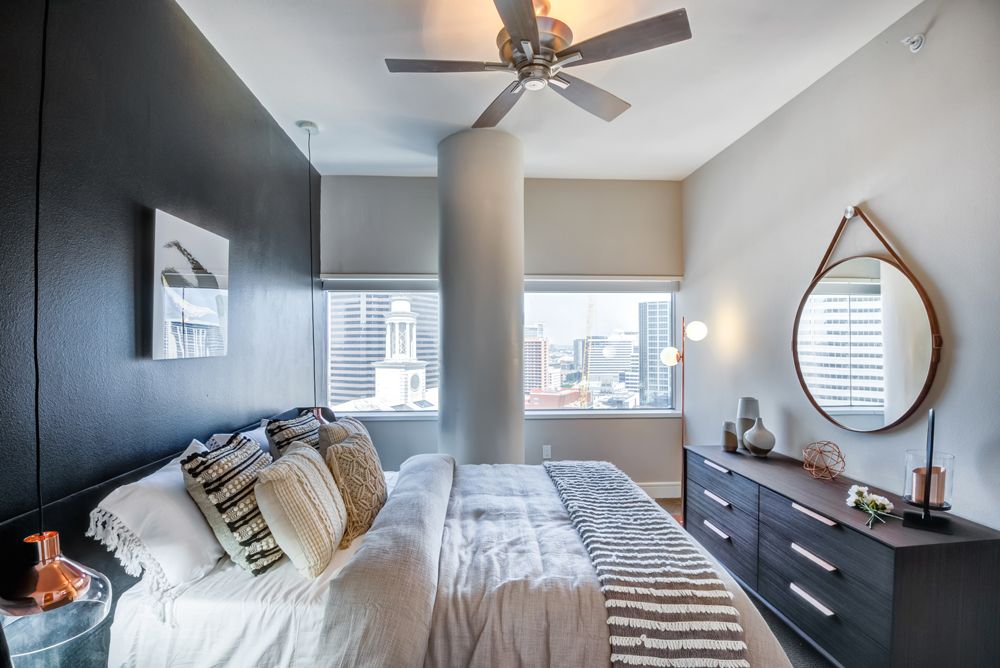 ONE DALLAS CENTER - Updated December 2025 - 32 Photos - 360 N St Paul ...