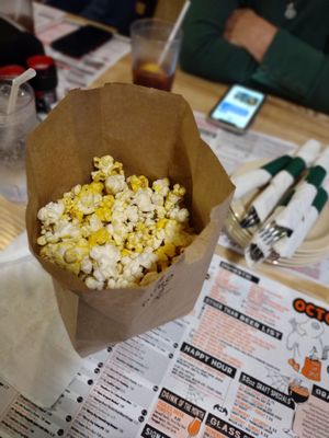 WINKING LIZARD TAVERN - Updated January 2026 - 112 Photos & 141 Reviews ...