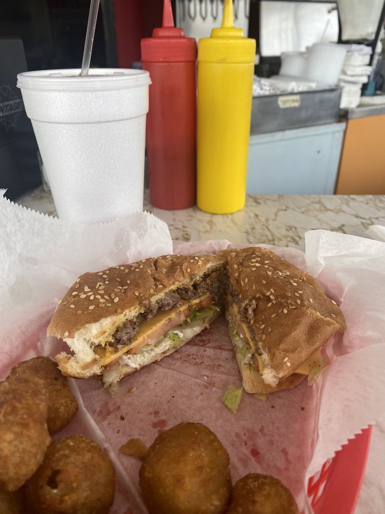 ROY’S SQUEEZE INN - 37 Photos & 87 Reviews - 1315 E Michigan Ave ...