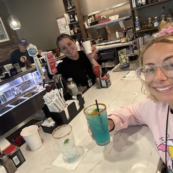 PHILLIPS SEAFOOD - Updated October 2025 - 32 Photos & 22 Reviews - 7050 ...