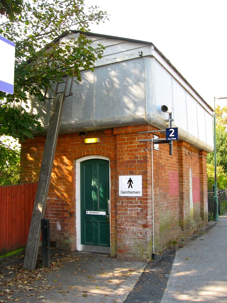 RAILWAY STATION - Updated September 2024 - Station Approach, Romsey ...