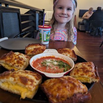 PIZZA PAYAA - Updated May 2024 - 41 Photos & 59 Reviews - 107 E ...