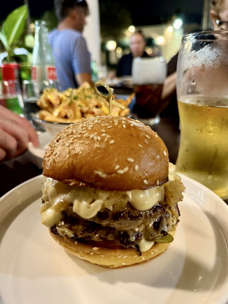 LE ROND BURGERS - Updated July 2025 - 25 Photos & 12 Reviews - 500 ...