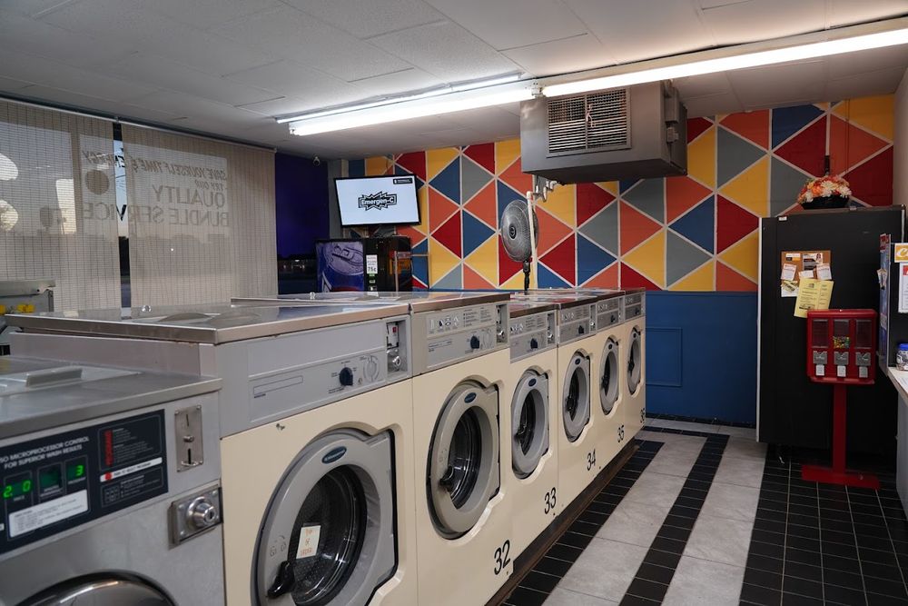 LAUNDRY KING - Updated January 2026 - 5161 River Oaks Blvd, River Oaks ...