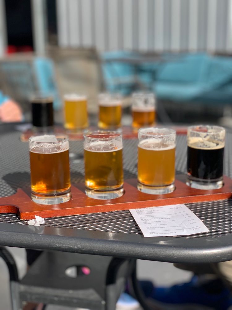 LAVELLE’S TAPHOUSE - Updated July 2025 - 76 Photos & 73 Reviews - 414 ...