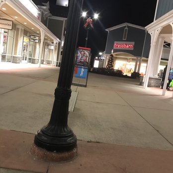 TANGER OUTLETS PITTSBURGH - Updated October 2025 - 140 Photos & 116 ...