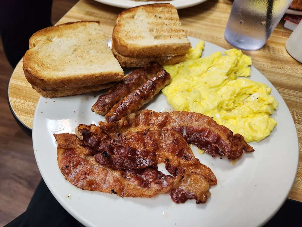 LITTLE GEORGES - Updated December 2025 - 89 Photos & 95 Reviews - 2648 ...